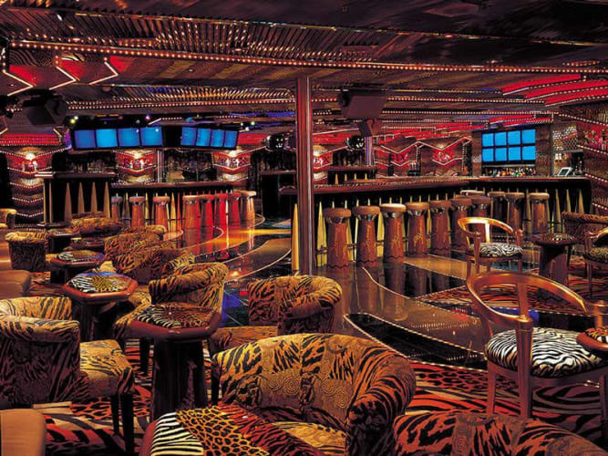 Carnival Paradise Kreuzfahrten, Bewertungen und Deckplan