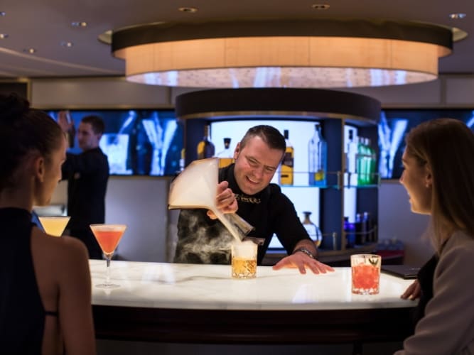 Celebrity Reflection - Informatie en alle aanbiedingen | Cruise Travel