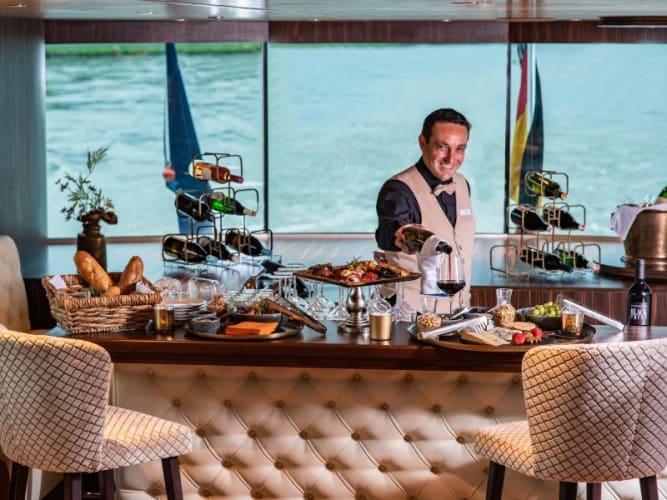 Amadeus Star Flusskreuzfahrten, Deckplan und Schiffsbewertungen