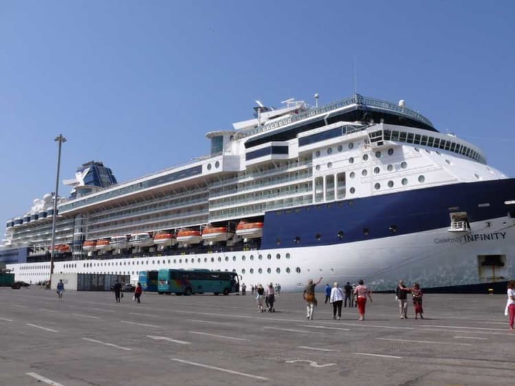 Celebrity Infinity Kreuzfahrten, Deckplan und Schiffsbewertungen