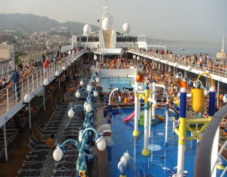 MSC Opera cruises, scheepsbeoordelingen en dekkenplan.