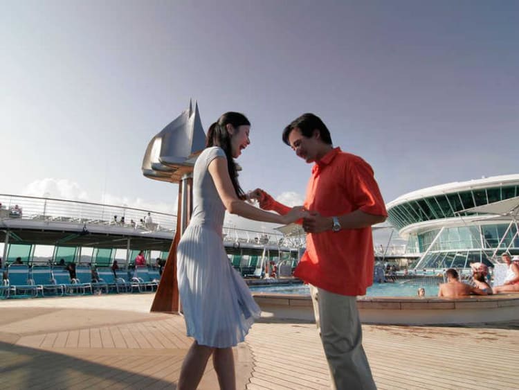 Rhapsody of the Seas Kreuzfahrten, Deckplan und Schiffsbewertungen