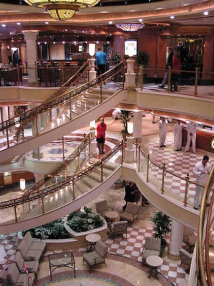 Weltreise Kreuzfahrt mit der Crown Princess der Reederei Princess ...