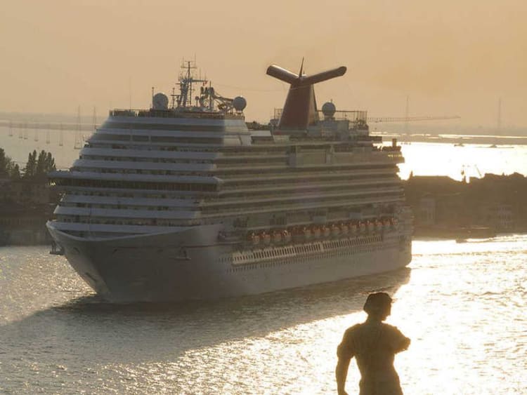 Carnival Magic - Informatie en alle aanbiedingen | Cruise Travel