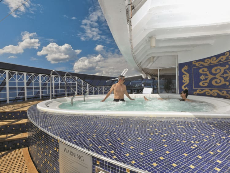 West-Europa Kreuzfahrt mit der Oceania Insignia der Reederei Oceania ...