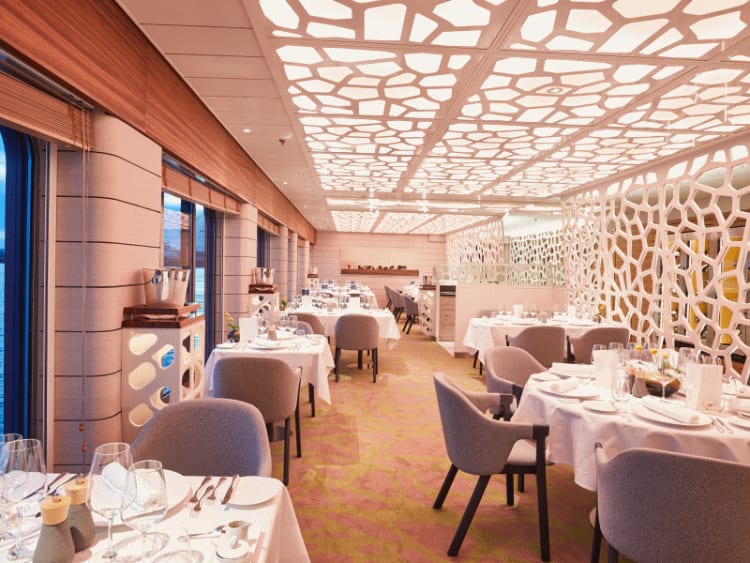 HANSEATIC inspiration Kreuzfahrten, Deckplan und Schiffsbewertungen