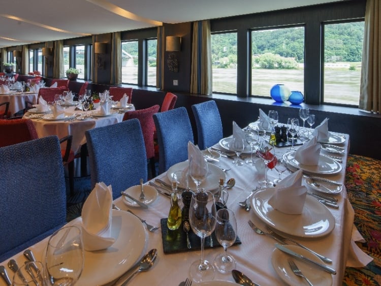 AmaViola Flusskreuzfahrten, Schiffsbewertungen und Deckplan