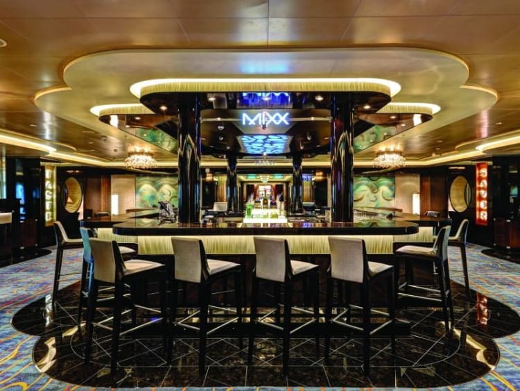 Norwegian Escape Kreuzfahrten, Schiffsbewertungen und Deckplan