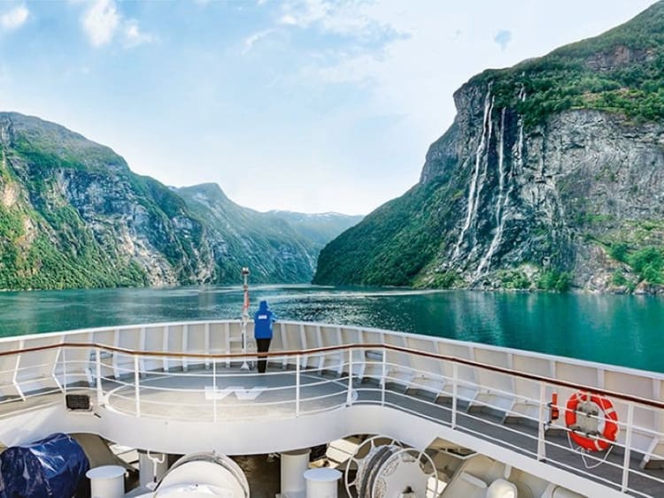 HANSEATIC spirit Kreuzfahrten, Schiffsbewertungen und Deckplan