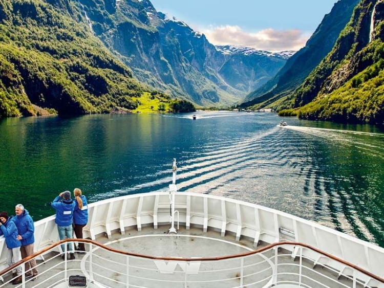 HANSEATIC spirit Kreuzfahrten, Schiffsbewertungen und Deckplan