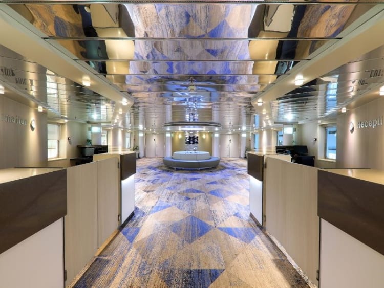 MS Hamburg cruises, deck plan and ship reviews