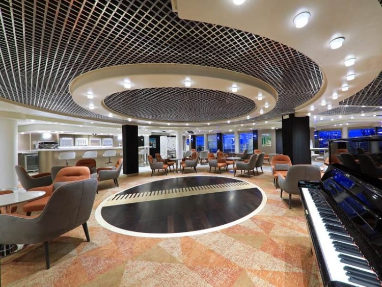 MS Hamburg cruises, deck plan and ship reviews