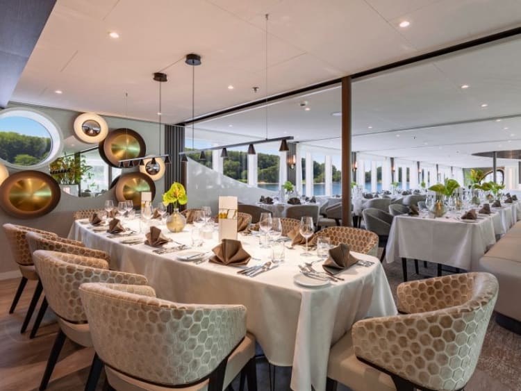 Amadeus Cara river cruises, deck plan and ship reviews