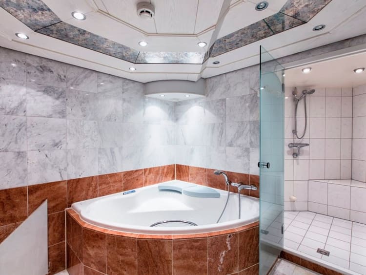 VIVA GLORIA Cruise | Zeetours Cruises