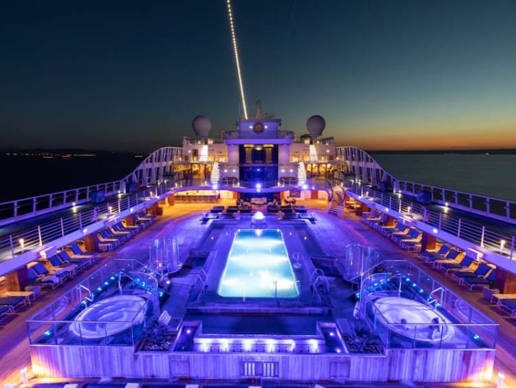 Oceania Riviera - Informatie en alle aanbiedingen | Cruise Travel