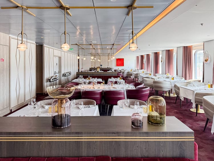 Celebrity Ascent Kreuzfahrten, Deckplan und Schiffsbewertungen