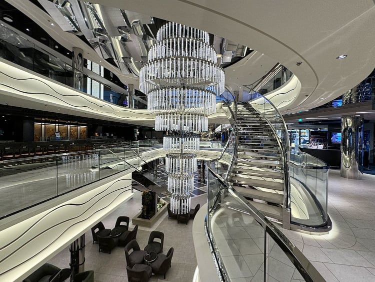 MSC World Europa Kreuzfahrten, Deckplan und Schiffsbewertungen