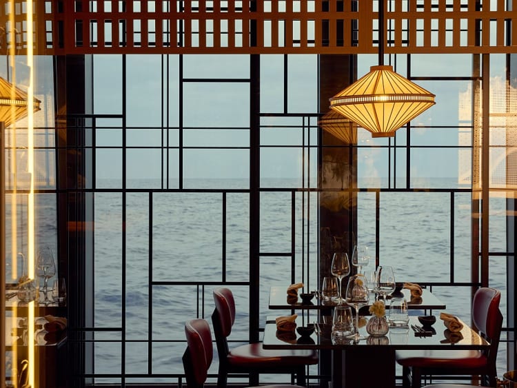 EXPLORA II Kreuzfahrten, Schiffsbewertungen und Deckplan