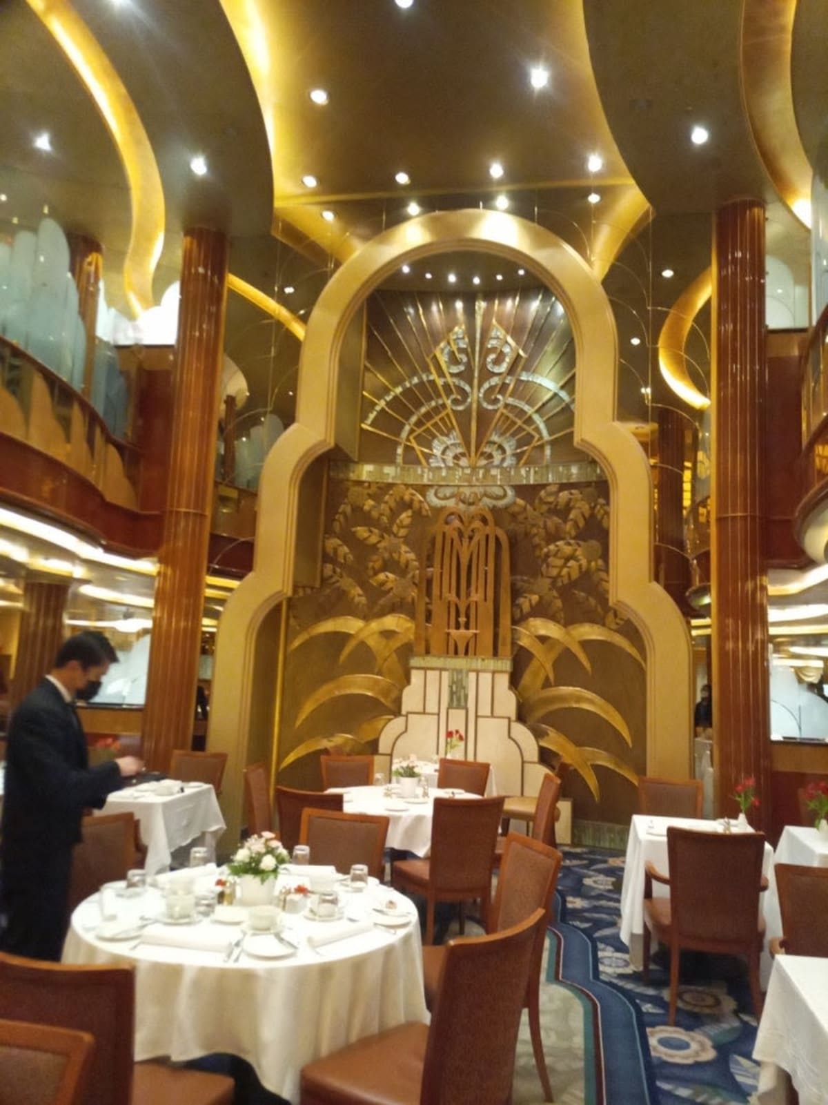 クイーンエリザベス乗船記1-3 | Cruisemans