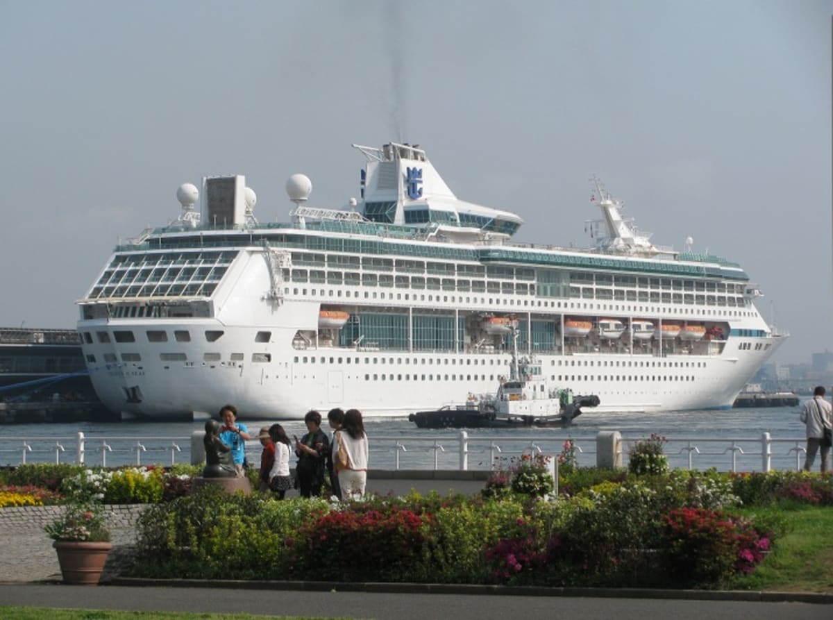 「レジェンド・オブ・ザ・シーズ」横浜出港 | Cruisemans