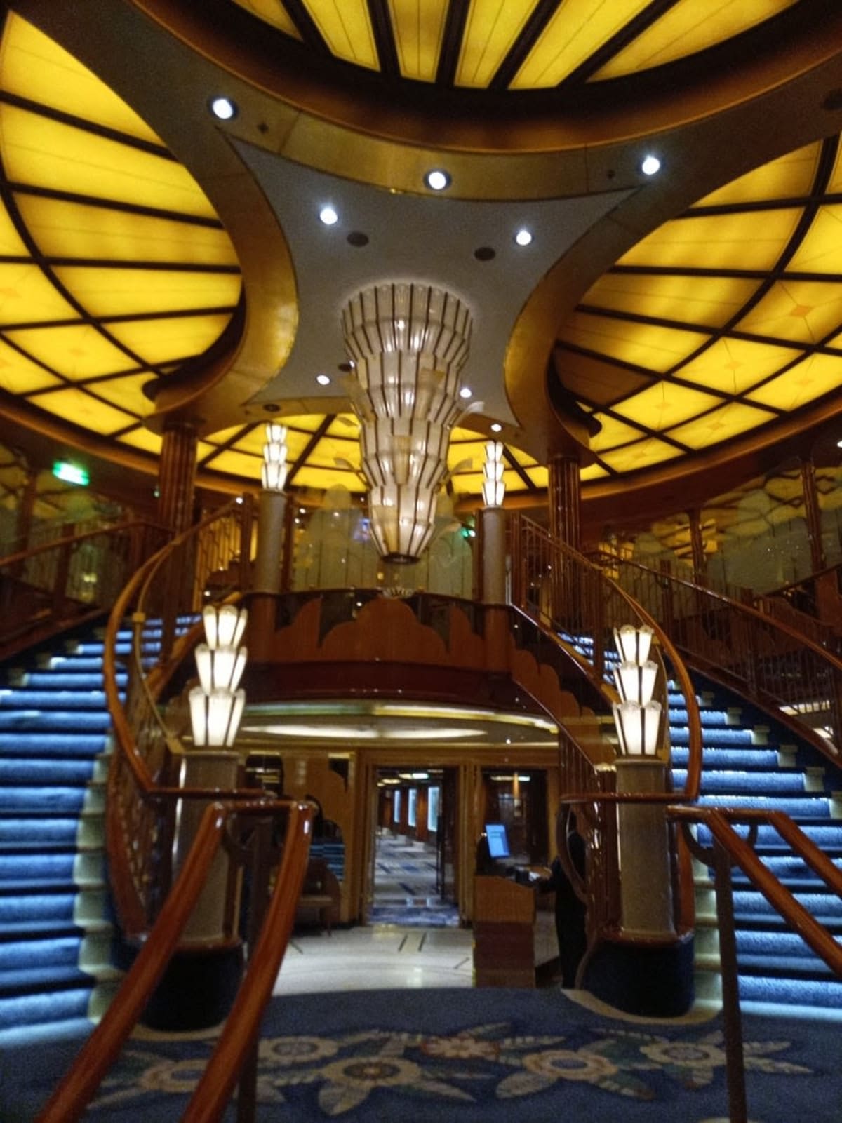 クイーンエリザベス乗船記1-3 | Cruisemans