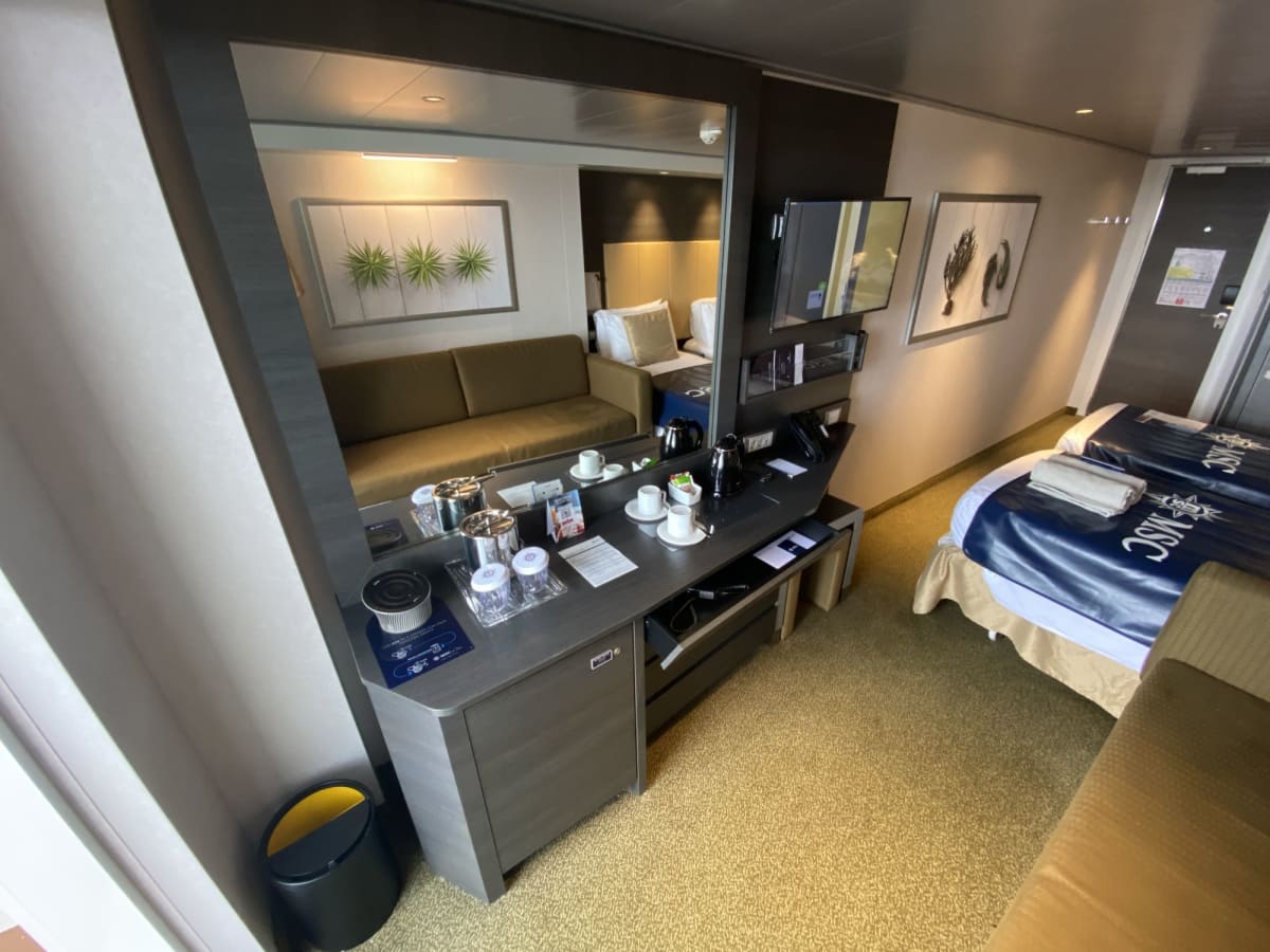 MSC BELLISSIMA Deluxe Balcony BR2 - Balcony Stateroom #12342 (DK12) | Cruisemans