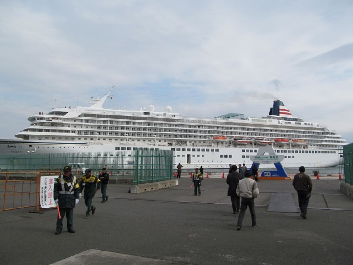 「飛鳥II」 清水港着岸 | Cruisemans
