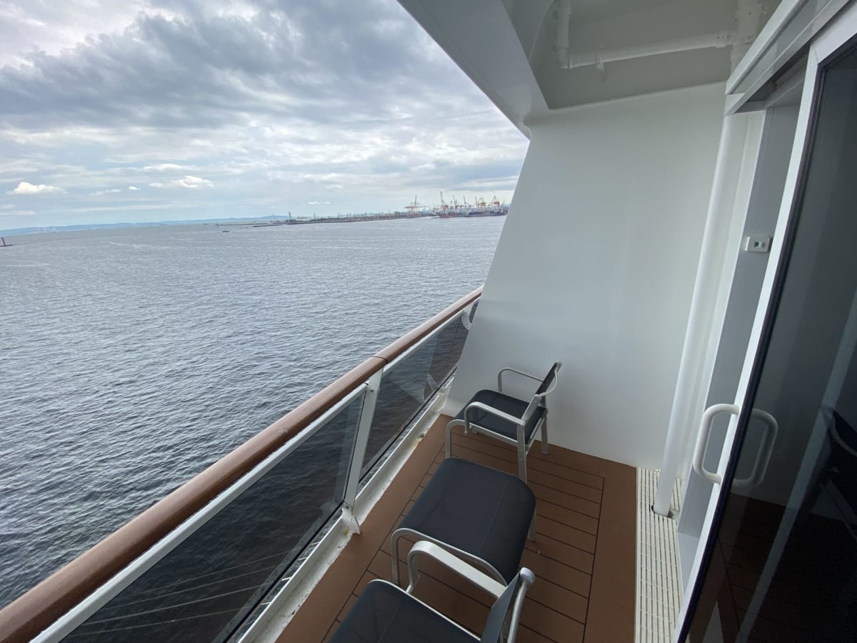 MSC BELLISSIMA Deluxe Balcony BR2 - Balcony Stateroom #12342 (DK12) | Cruisemans