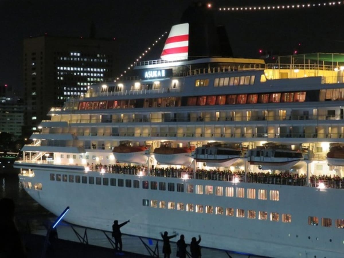 大さん橋日本船大集合 その4 「飛鳥II」出港 | Cruisemans