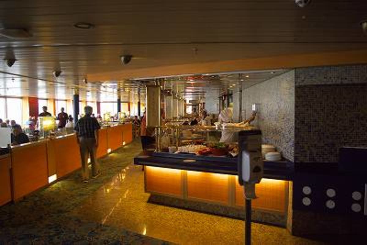 2015 ホーランド・アメリカ フォーレンダム見学会（VOLENDAM ）その4 Lido | Cruisemans