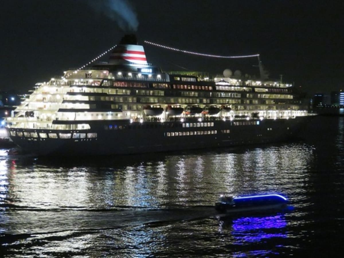 大さん橋日本船大集合 その4 「飛鳥II」出港 | Cruisemans