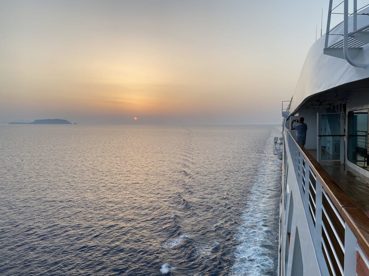 客船外観写真 : 客船シーボーン・アンコール | Cruisemans