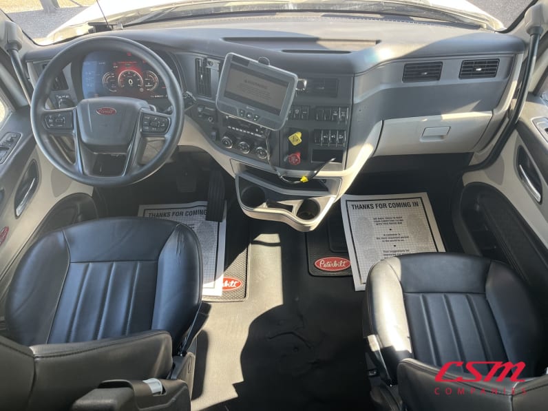 peterbilt 579 interior