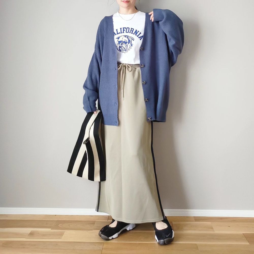 カーディガン ブルー 長袖 ニット 無地 オーバーサイズ ANGIE（アンジー） x ブルー ANGIE（アンジー） ホワイト ロゴ クルー ...