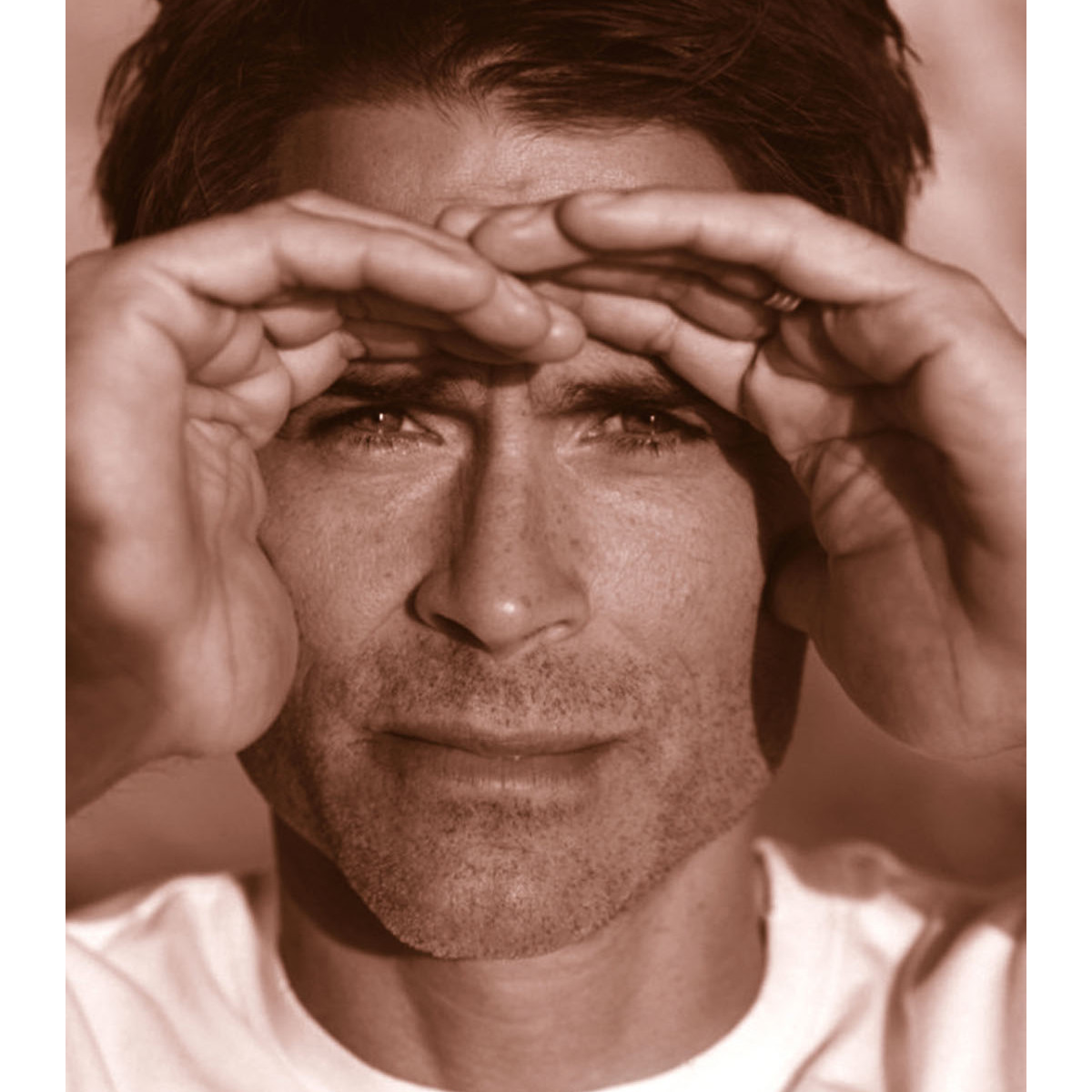 In Stories I Only Tell My Friends, Rob Lowe kisses but doesn't tel ...