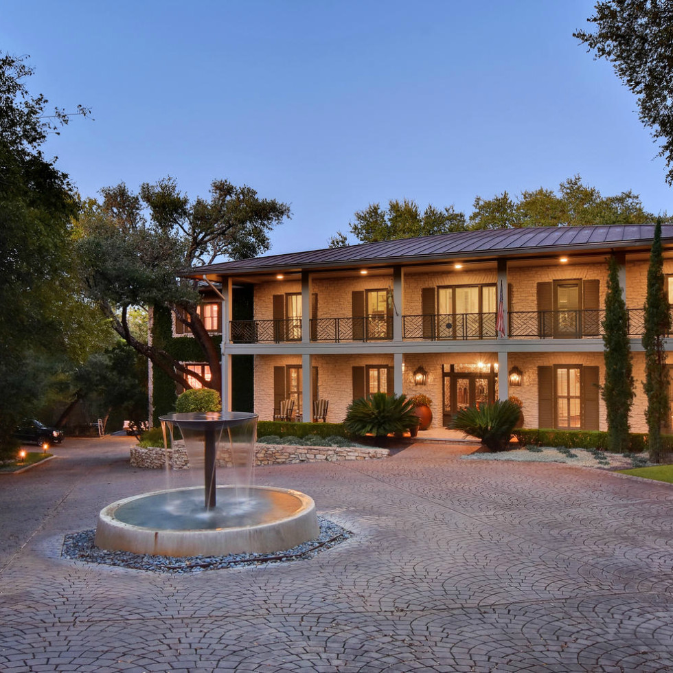 Golf legend's Texas mansion hits market, complete with putting green ...