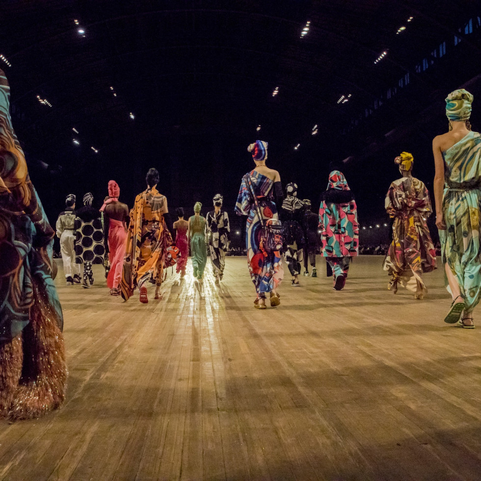 Marc Jacobs lets his designs do the talking, courts controversy again ...