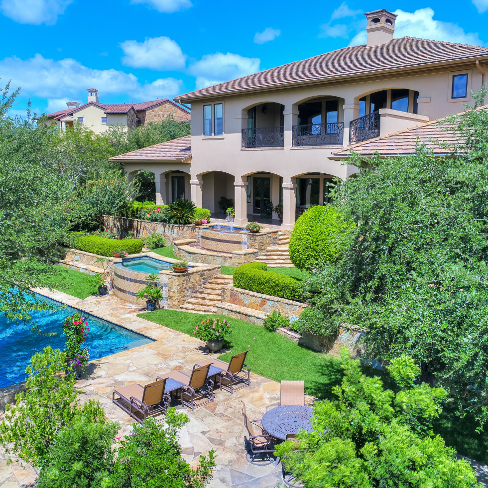 Entertainers will fall hard for this impressively custom Austin estate ...