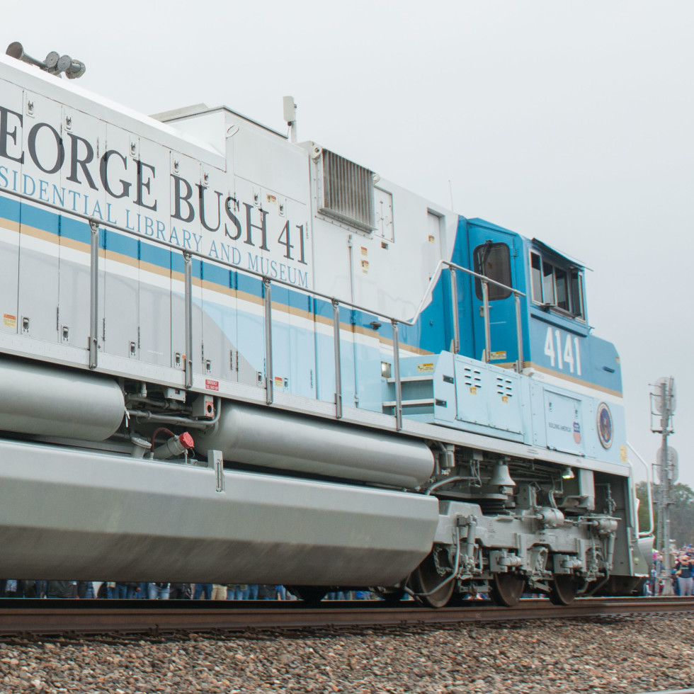 President George H.W. Bush's beloved train treks to new Texas home ...