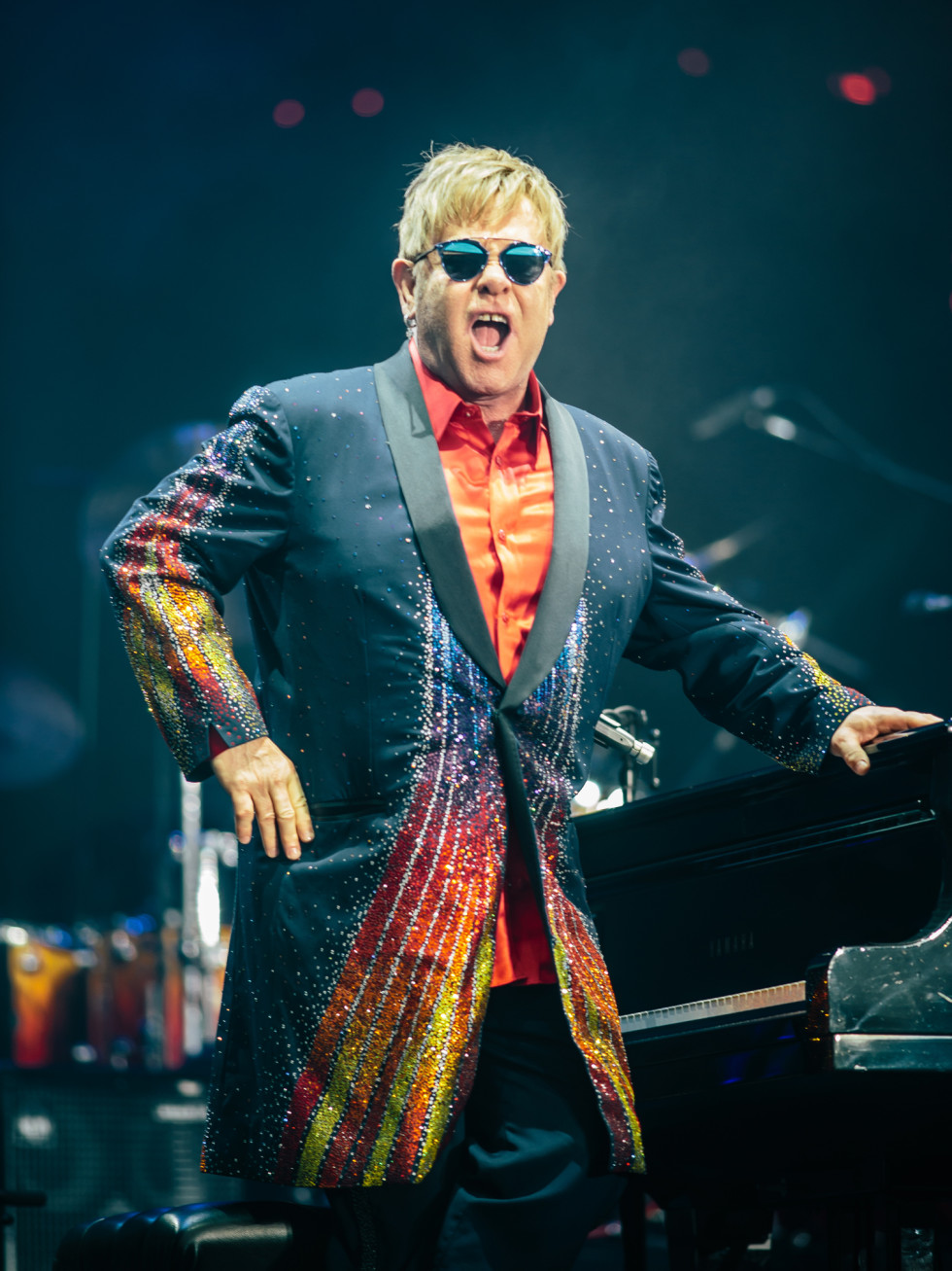 Elton John triumphs over F1's dicey conditions with soaring Austin set ...