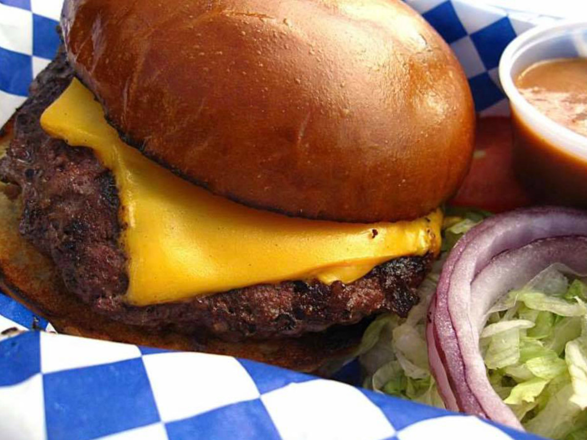 Hidden gem: Retro burger joint beefs up Southtown's tasty vibe ...