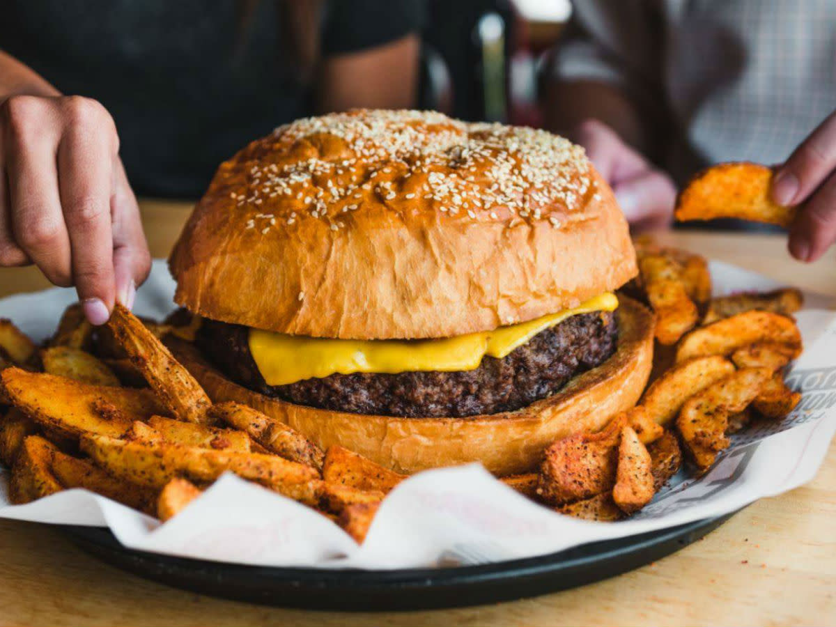 Pioneering burger restaurant gets nudged out of Dallas' Greenville Ave ...