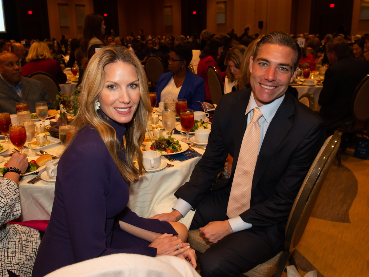 Actress Uma Thurman helps new friends raise $1.3M at Dallas luncheon ...