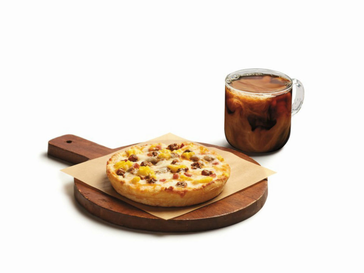 7-Eleven's new breakfast item takes great liberties with "pizza ...