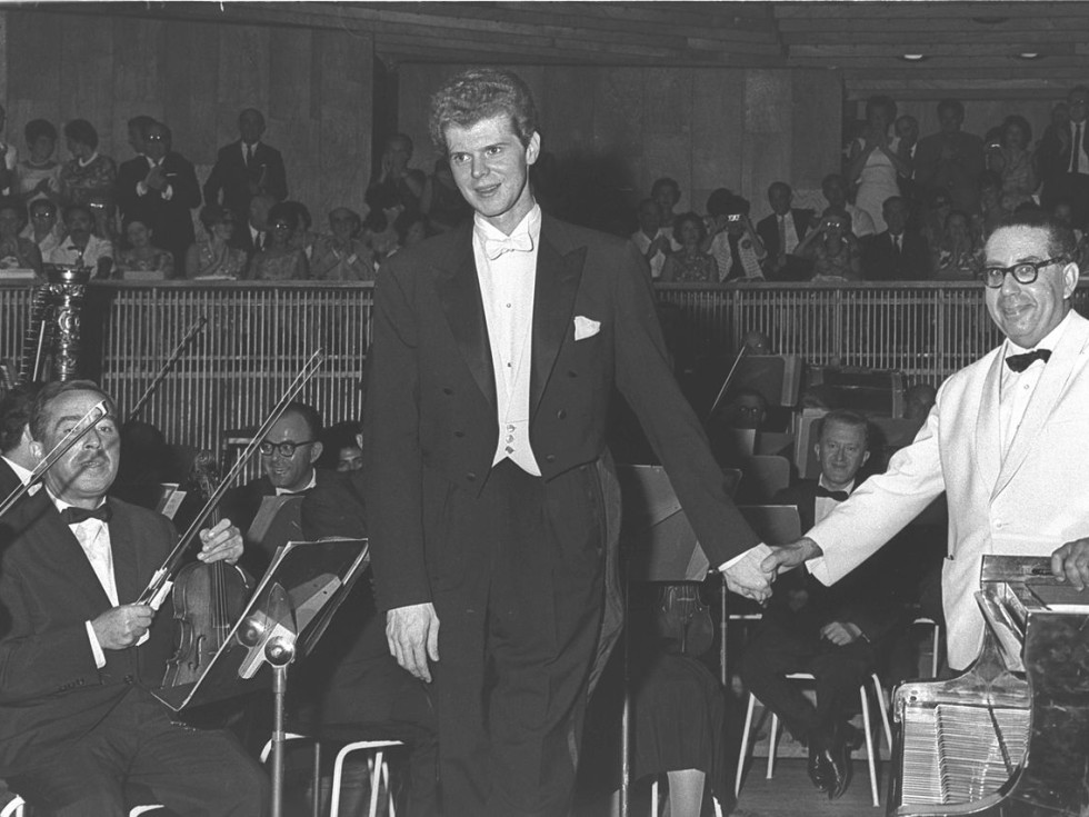 Opening of TCU's Van Cliburn Concert Hall honors pianist's Russian win ...