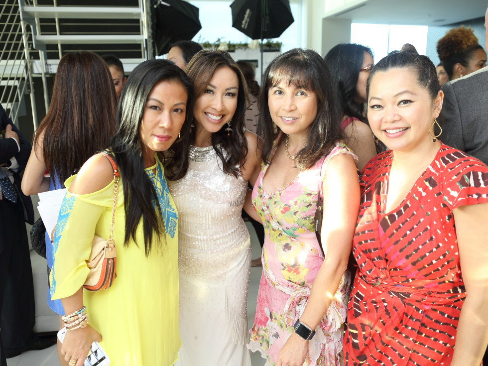 10 femmes, one young man honored for community service and leadership ...