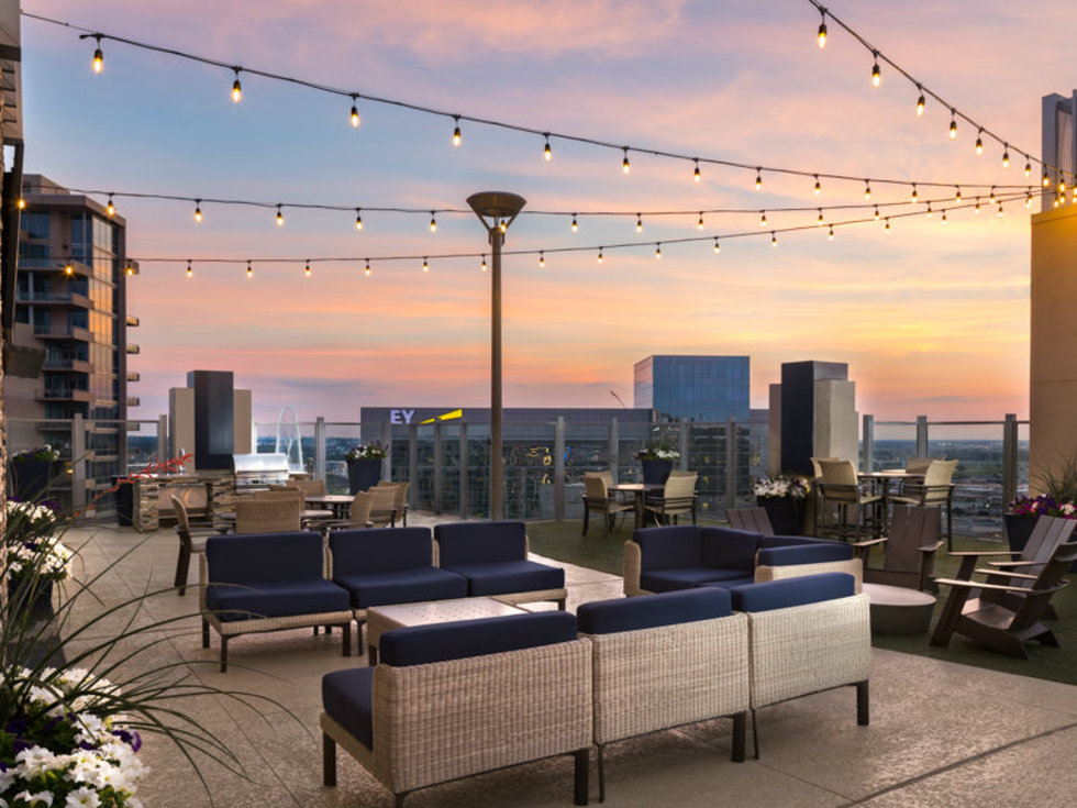 It's all about skyline views and luxe living at this Dallas high-rise ...