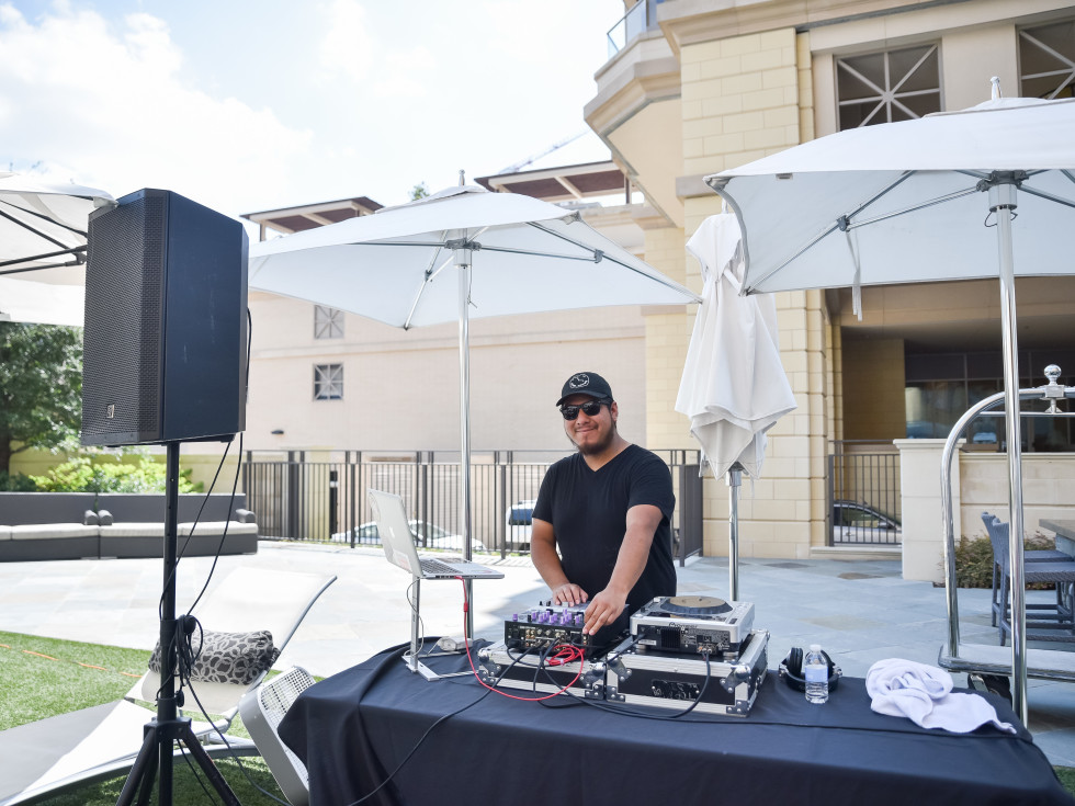 Dallas YPs suit up for inaugural Sunday fun day party with purpose ...