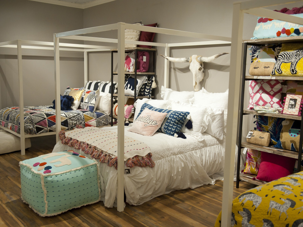 Cozy Dallas brand unfolds first pop-up shop in time for the holidays ...