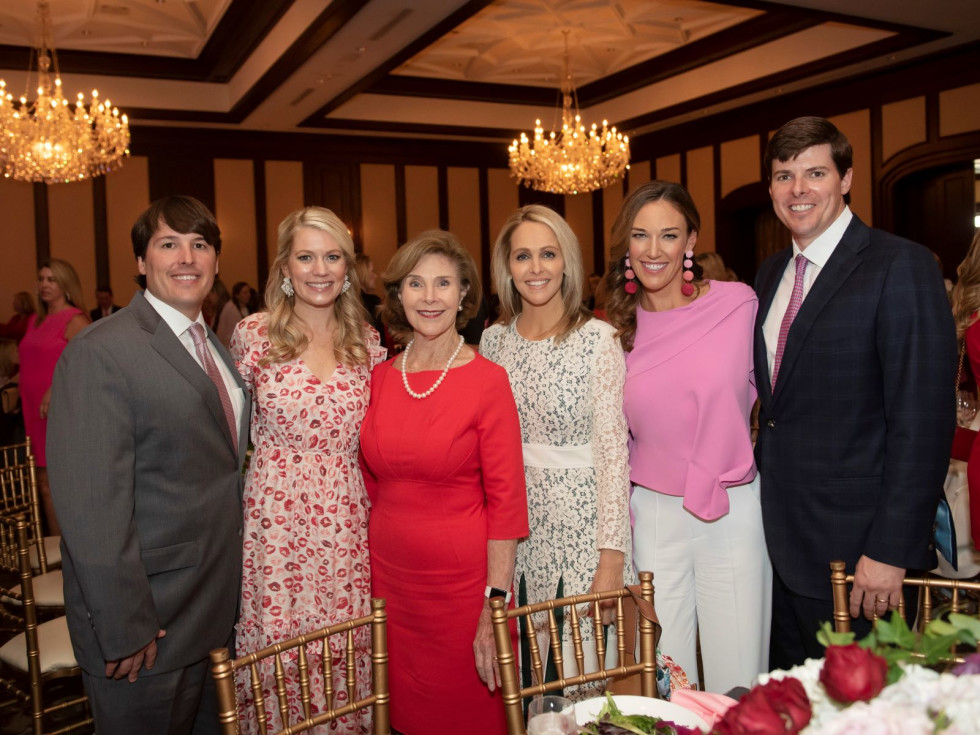 Barbara P. Bush charms crowd with White House tales at Dallas luncheon ...